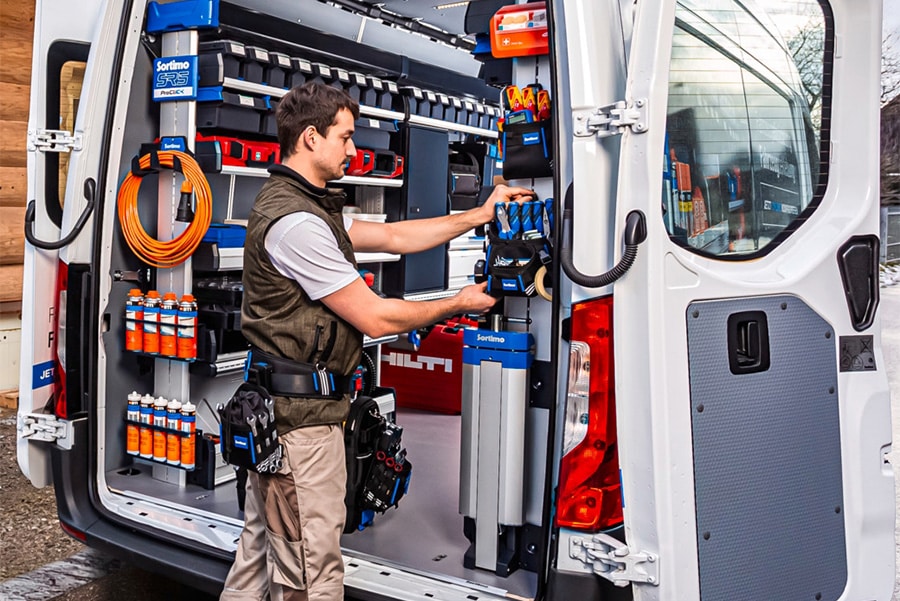 Specialist in bedrijfswageninrichting voegt mobiele werfcontainers toe ...