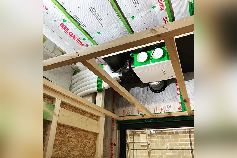 Ventilatiespecialist en expert in tiny houses slaan de handen in elkaar